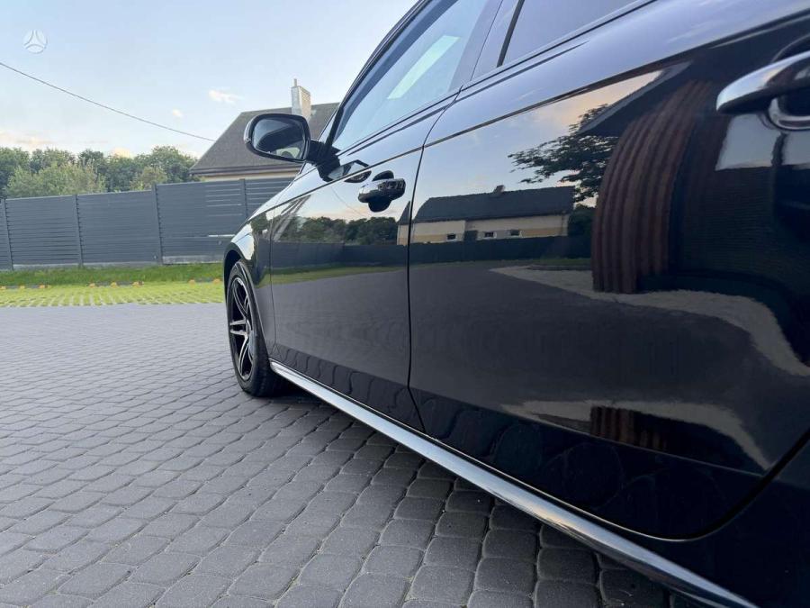 Black Audi A4 2015 in Vilnius, with an engine capacity of 2.00 L and mileage of 279 thousand km for 8800 €, photo 9 on AUTOMOTO.COM.LV