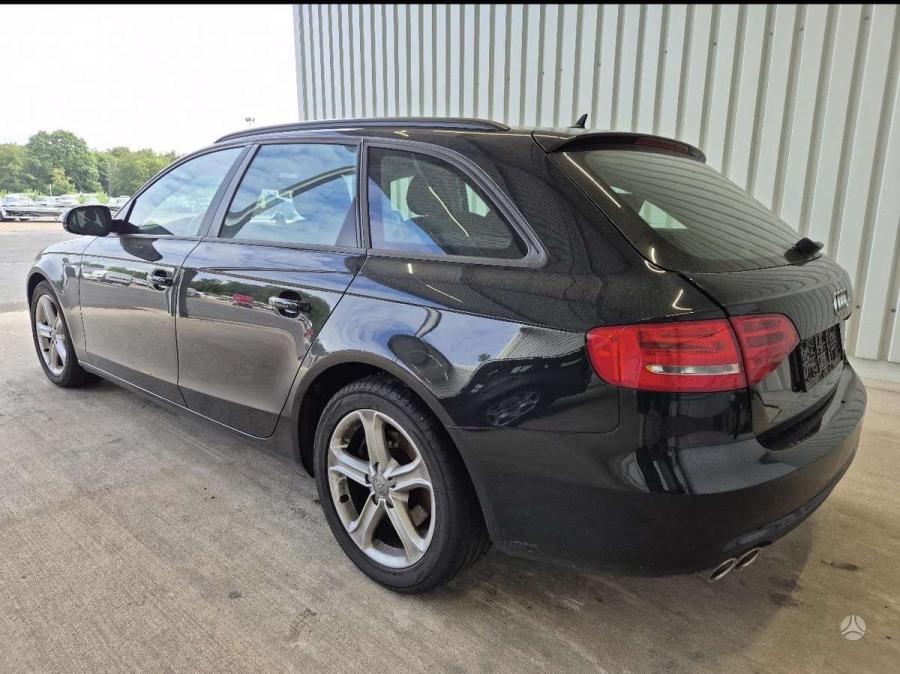 Melns Audi A4 2015 Utena, ar dzinēja tilpumu 1.97 L un nobraukumu 200 tūkst. km par 5500 €, foto 3 vietnē AUTOMOTO.COM.LV