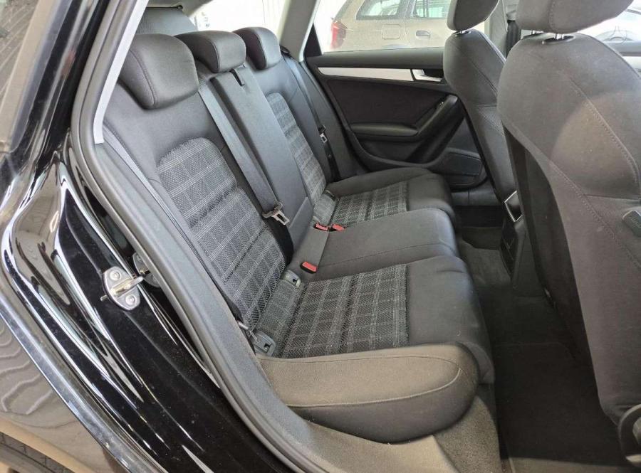 Melns Audi A4 2015 Utena, ar dzinēja tilpumu 1.97 L un nobraukumu 200 tūkst. km par 5500 €, foto 7 vietnē AUTOMOTO.COM.LV