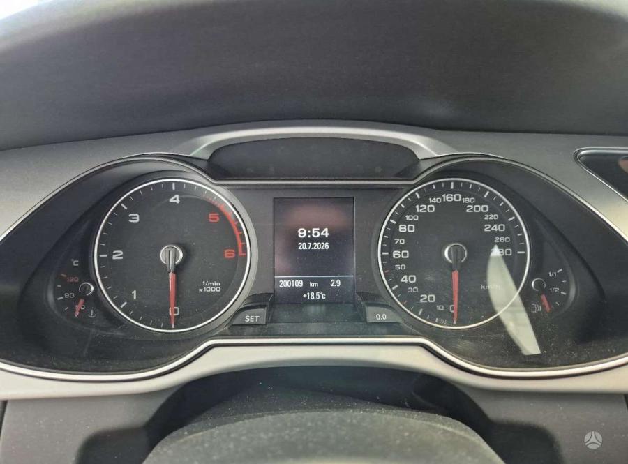 Melns Audi A4 2015 Utena, ar dzinēja tilpumu 1.97 L un nobraukumu 200 tūkst. km par 5500 €, foto 8 vietnē AUTOMOTO.COM.LV