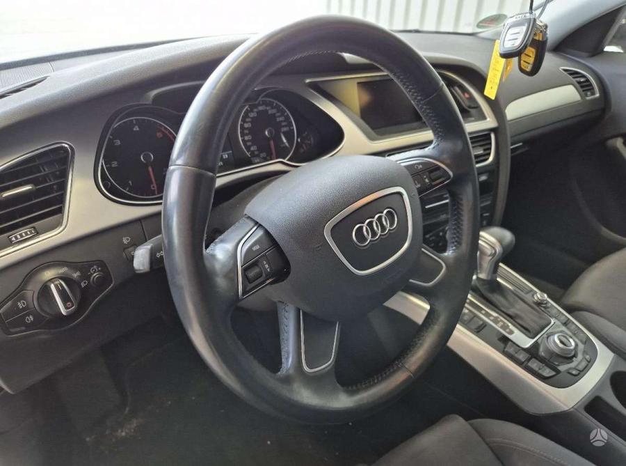Melns Audi A4 2015 Utena, ar dzinēja tilpumu 1.97 L un nobraukumu 200 tūkst. km par 5500 €, foto 9 vietnē AUTOMOTO.COM.LV