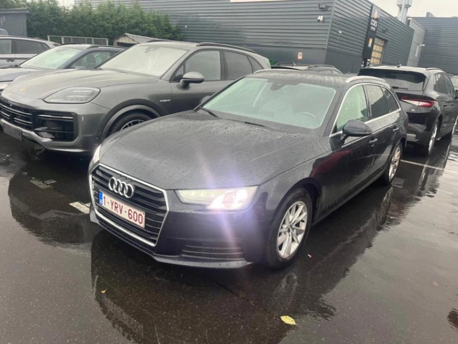 Black Audi A4 2016 in Riga, with an engine capacity of 2.00 L and mileage of 176 thousand km for 12495 €, photo 4 on AUTOMOTO.COM.LV