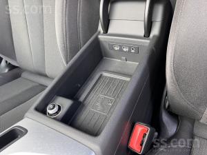 Black Audi A4 2016 in Riga, with an engine capacity of 2.00 L and mileage of 262 thousand km for 12250 €, photo 13 on AUTOMOTO.COM.LV