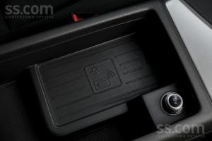 Black Audi A4 2016 in Riga, with an engine capacity of 2.00 L and mileage of 251 thousand km for 11400 €, photo 17 on AUTOMOTO.COM.LV