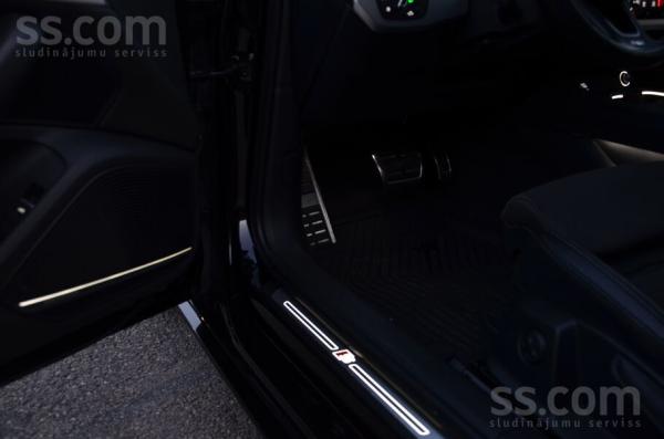 Black Audi A4 2016 in Riga, with an engine capacity of 2.00 L and mileage of 0 thousand km for 13499 €, photo 9 on AUTOMOTO.COM.LV
