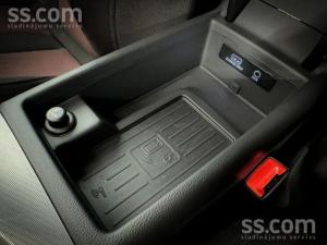 Black Audi A4 2016 in Riga, with an engine capacity of 3.00 L and mileage of 259 thousand km for 12490 €, photo 15 on AUTOMOTO.COM.LV