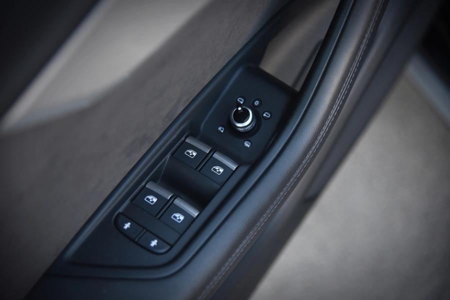 Melns Audi A4 2016 Rīga, ar dzinēja tilpumu 3.00 L un nobraukumu 192 tūkst. km par 19990 €, foto 10 vietnē AUTOMOTO.COM.LV