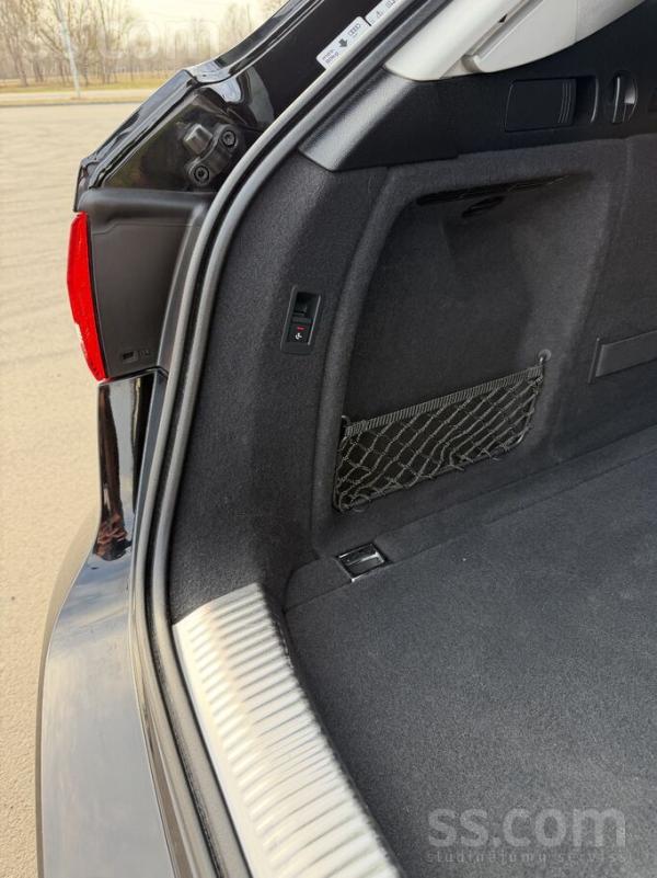 Black Audi A4 2016 in Riga, with an engine capacity of 2.00 L and mileage of 273 thousand km for 9000 €, photo 6 on AUTOMOTO.COM.LV