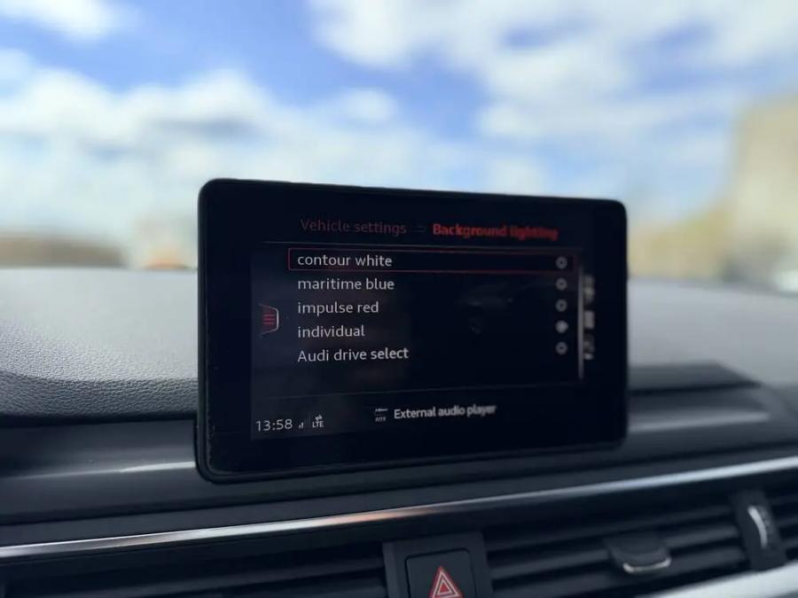 Black Audi A4 2016 in Riga, with an engine capacity of 2.00 L and mileage of 219 thousand km for 11495 €, photo 25 on AUTOMOTO.COM.LV