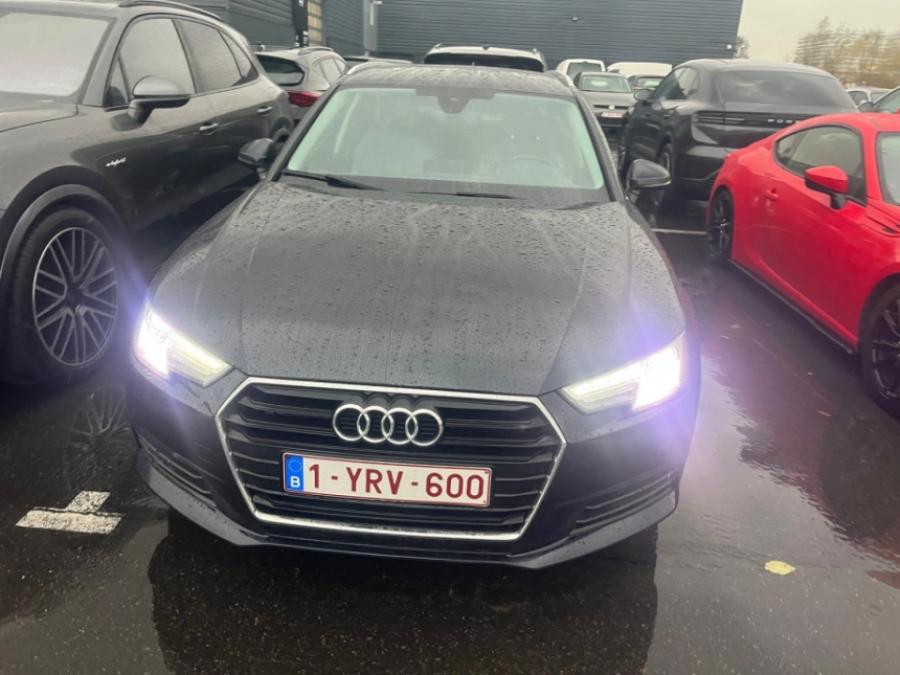 Black Audi A4 2016 in Riga, with an engine capacity of 2.00 L and mileage of 176 thousand km for 12495 €, photo 3 on AUTOMOTO.COM.LV