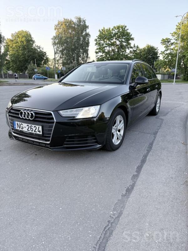 Black Audi A4 2016 in Riga, with an engine capacity of 2.00 L and mileage of 216 thousand km for 10500 €, photo 2 on AUTOMOTO.COM.LV