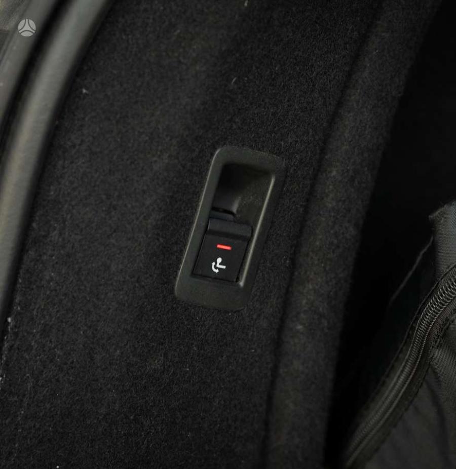 Black Audi A4 2016 in Kaunas, with an engine capacity of 1.40 L and mileage of 167 thousand km for 11700 €, photo 16 on AUTOMOTO.COM.LV
