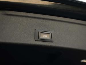 Black Audi A4 2016 in Kaunas, with an engine capacity of 1.40 L and mileage of 167 thousand km for 11700 €, photo 17 on AUTOMOTO.COM.LV