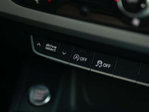 Black Audi A4 2016 in Kaunas, with an engine capacity of 1.40 L and mileage of 167 thousand km for 11700 €, photo 19 on AUTOMOTO.COM.LV