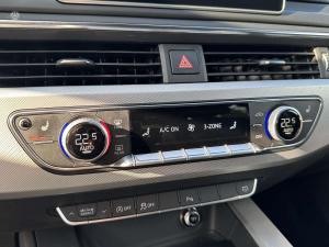 Melns Audi A4 2016 Viļņa, ar dzinēja tilpumu 1.97 L un nobraukumu 220 tūkst. km par 13600 €, foto 19 vietnē AUTOMOTO.COM.LV