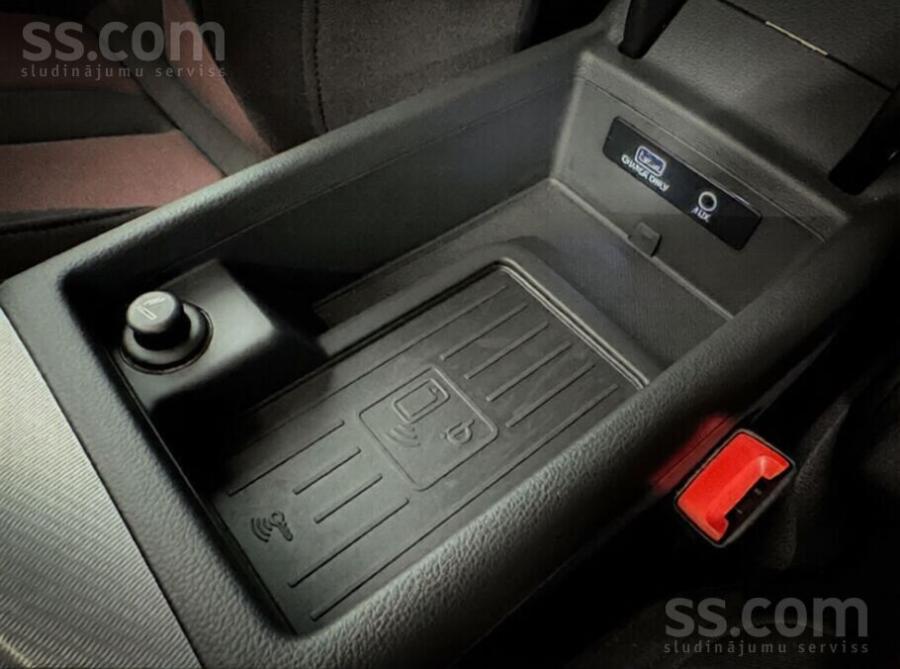 Black Audi A4 2016 in Riga, with an engine capacity of 3.00 L and mileage of 267 thousand km for 11500 €, photo 14 on AUTOMOTO.COM.LV