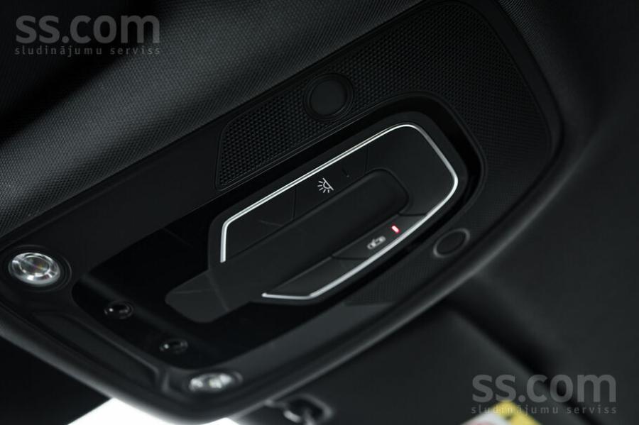 Black Audi A4 2016 in Riga, with an engine capacity of 2.00 L and mileage of 290 thousand km for 10500 €, photo 14 on AUTOMOTO.COM.LV