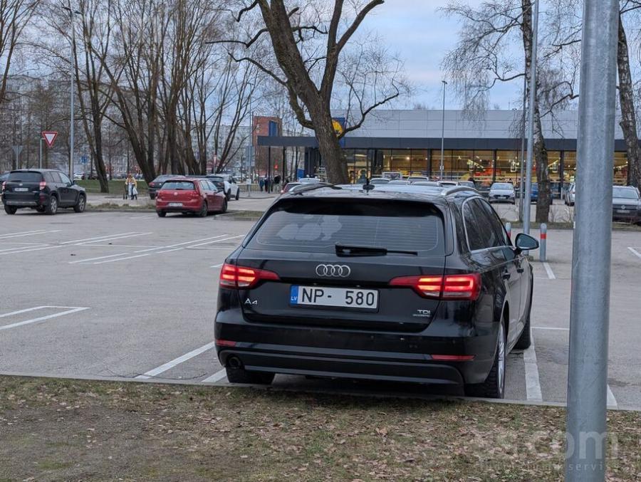 Melns Audi A4 2017 Rīga, ar dzinēja tilpumu 2.00 L un nobraukumu 177 tūkst. km par 17200 €, foto 3 vietnē AUTOMOTO.COM.LV