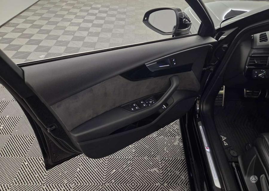 Black Audi A4 2017 in Marijampole, with an engine capacity of 1.97 L and mileage of 311 thousand km for 13450 €, photo 16 on AUTOMOTO.COM.LV