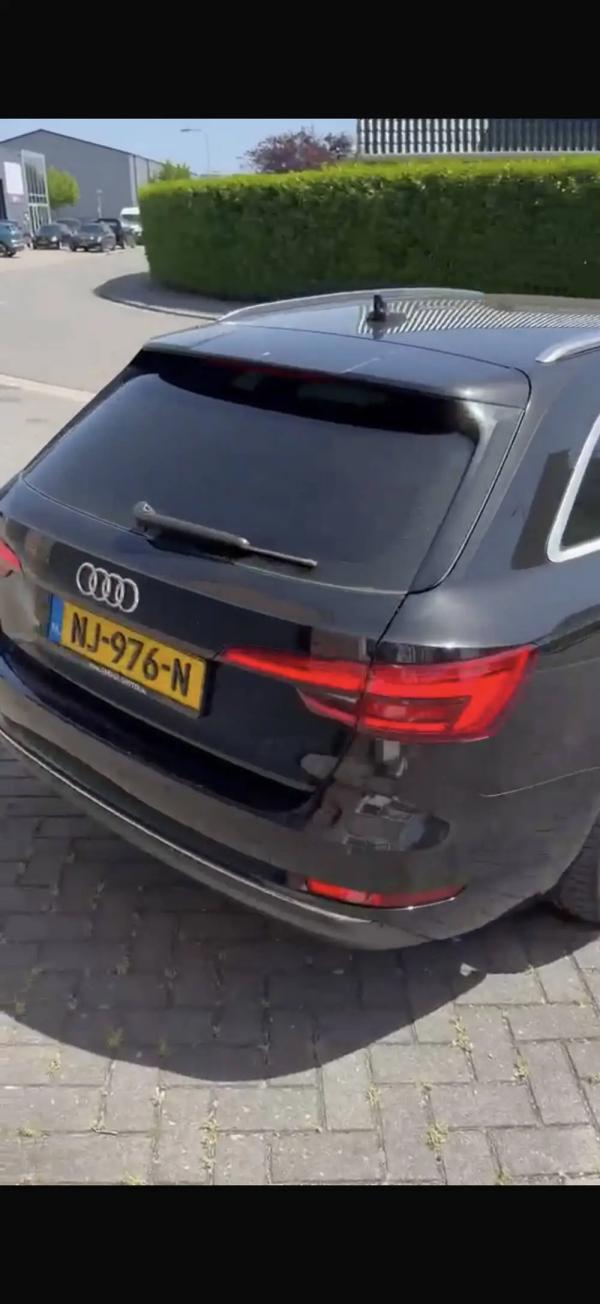 Black Audi A4 2017 in Jurmala, with an engine capacity of 2.00 L and mileage of 221 thousand km for 13950 €, photo 3 on AUTOMOTO.COM.LV