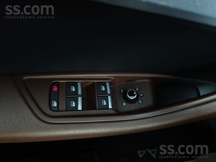 Black Audi A4 2017 in Riga, with an engine capacity of 2.00 L and mileage of 204 thousand km for 11900 €, photo 19 on AUTOMOTO.COM.LV