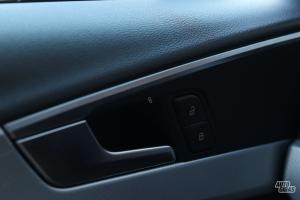 Black Audi A4 2017 in Vilnius, with an engine capacity of 2.00 L and mileage of 234 thousand km for 12500 €, photo 20 on AUTOMOTO.COM.LV