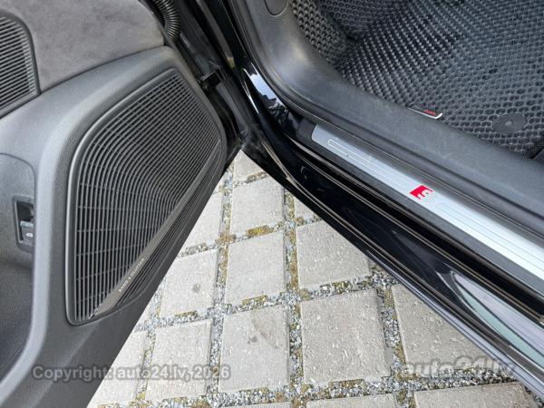 Black Audi A4 2017 in Tallinn, with an engine capacity of 3.00 L and mileage of 206 thousand km for 14899 €, photo 8 on AUTOMOTO.COM.LV