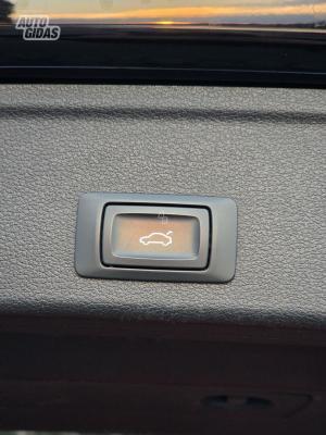 Black Audi A4 2017 in Kaunas, with an engine capacity of 2.00 L and mileage of 268 thousand km for 13700 €, photo 26 on AUTOMOTO.COM.LV