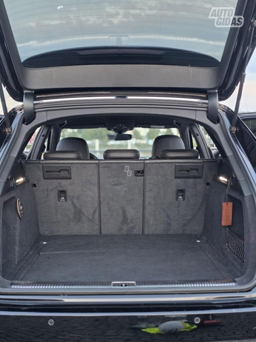 Black Audi A4 2017 in Kaunas, with an engine capacity of 2.00 L and mileage of 268 thousand km for 13700 €, photo 35 on AUTOMOTO.COM.LV