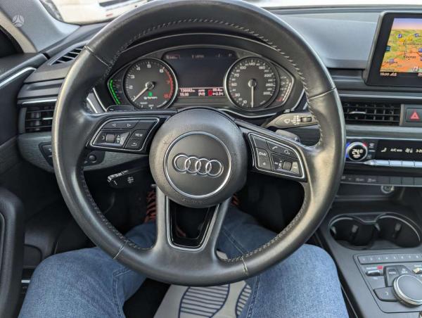 Black Audi A4 2018 in Kaunas, with an engine capacity of 2.00 L and mileage of 137 thousand km for 13950 €, photo 10 on AUTOMOTO.COM.LV
