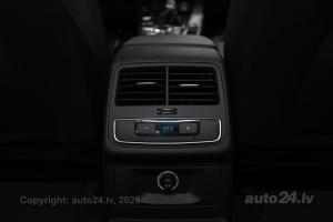 Black Audi A4 2018 in Riga, with an engine capacity of 2.00 L and mileage of 253 thousand km for 16850 €, photo 14 on AUTOMOTO.COM.LV