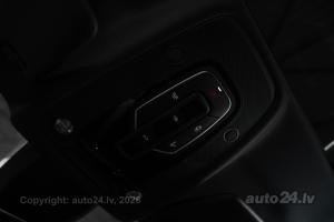 Black Audi A4 2018 in Riga, with an engine capacity of 2.00 L and mileage of 253 thousand km for 16850 €, photo 23 on AUTOMOTO.COM.LV