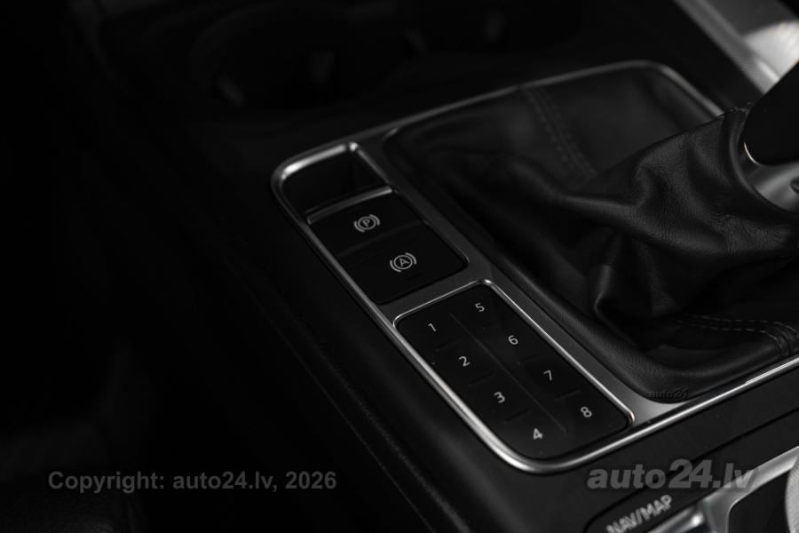 Black Audi A4 2018 in Riga, with an engine capacity of 2.00 L and mileage of 253 thousand km for 16850 €, photo 30 on AUTOMOTO.COM.LV
