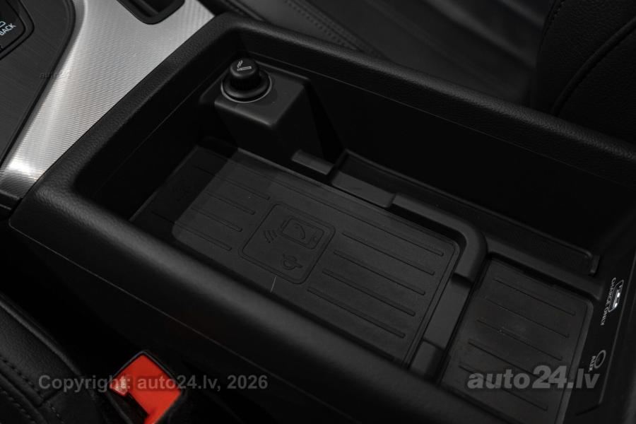 Black Audi A4 2018 in Riga, with an engine capacity of 2.00 L and mileage of 253 thousand km for 16850 €, photo 31 on AUTOMOTO.COM.LV