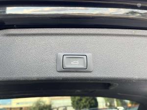 Black Audi A4 2018 in Taurage, with an engine capacity of 1.97 L and mileage of 230 thousand km for 9200 €, photo 8 on AUTOMOTO.COM.LV