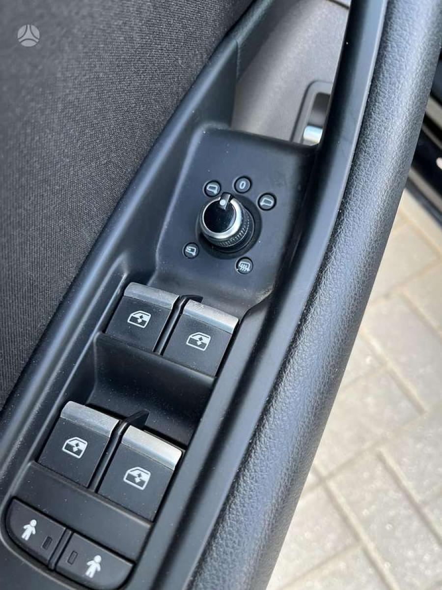 Black Audi A4 2018 in Taurage, with an engine capacity of 1.97 L and mileage of 230 thousand km for 9200 €, photo 9 on AUTOMOTO.COM.LV