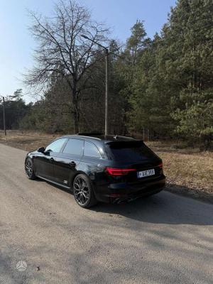 Black Audi A4 2019 in Kaunas, with an engine capacity of 1.97 L and mileage of 150 thousand km for 16950 €, photo 5 on AUTOMOTO.COM.LV