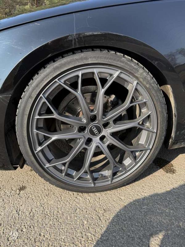 Black Audi A4 2019 in Kaunas, with an engine capacity of 1.97 L and mileage of 150 thousand km for 16950 €, photo 9 on AUTOMOTO.COM.LV