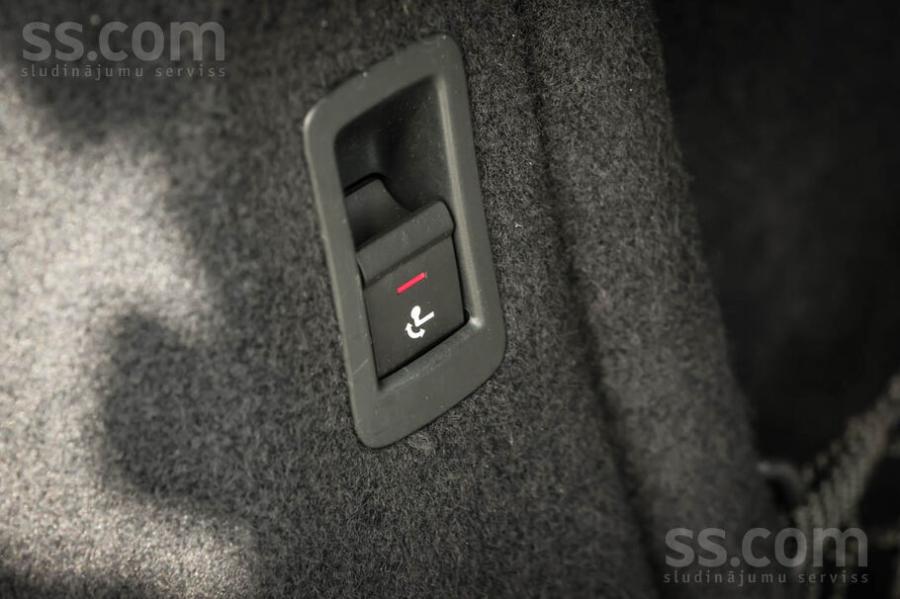 Black Audi A4 2020 in Tukums, with an engine capacity of 2.00 L and mileage of 246 thousand km for 17190 €, photo 27 on AUTOMOTO.COM.LV