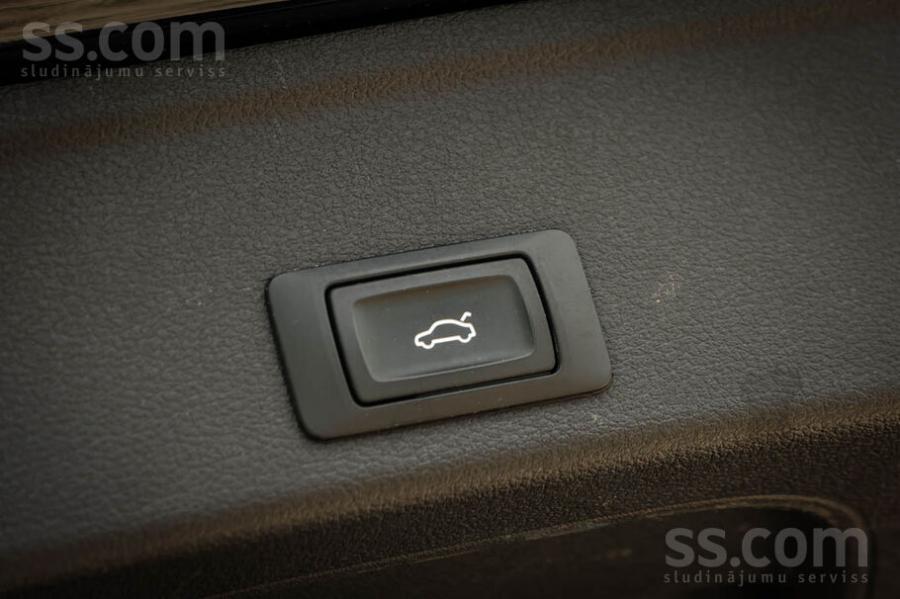 Black Audi A4 2020 in Tukums, with an engine capacity of 2.00 L and mileage of 246 thousand km for 17190 €, photo 28 on AUTOMOTO.COM.LV