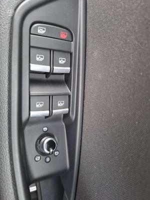 Black Audi A4 2020 in Vilnius, with an engine capacity of 2.00 L and mileage of 205 thousand km for 13900 €, photo 18 on AUTOMOTO.COM.LV
