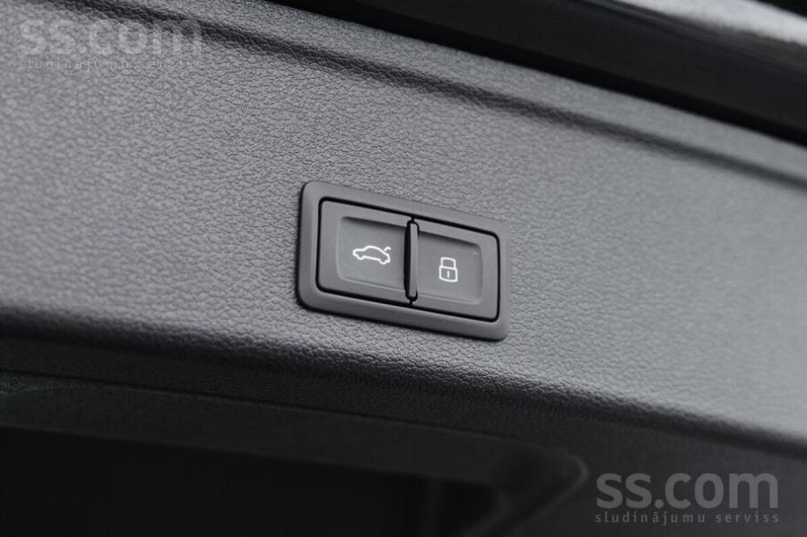 Black Audi A4 2020 in Riga, with an engine capacity of 2.00 L and mileage of 114 thousand km for 21500 €, photo 13 on AUTOMOTO.COM.LV