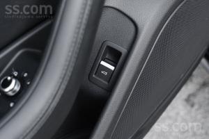Black Audi A4 2020 in Riga, with an engine capacity of 2.00 L and mileage of 114 thousand km for 21500 €, photo 15 on AUTOMOTO.COM.LV