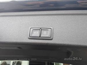 Black Audi A4 2020 in Tallinn, with an engine capacity of 2.00 L and mileage of 224 thousand km for 15290 €, photo 19 on AUTOMOTO.COM.LV