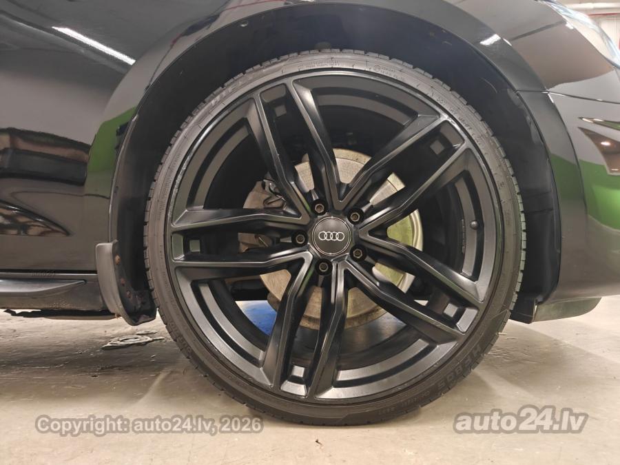 Black Audi A4 2020 in Tallinn, with an engine capacity of 2.00 L and mileage of 224 thousand km for 15290 €, photo 22 on AUTOMOTO.COM.LV