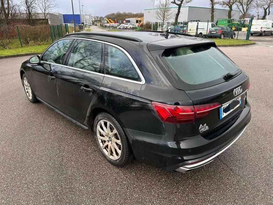 Black Audi A4 2021 in Silute, with an engine capacity of 1.97 L and mileage of 281 thousand km for 11900 €, photo 4 on AUTOMOTO.COM.LV