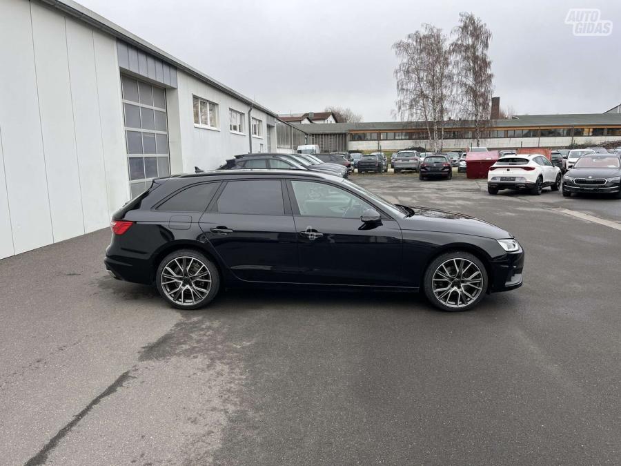 Black Audi A4 2022 in Kaunas, with an engine capacity of 2.00 L and mileage of 47 thousand km for 26994 €, photo 5 on AUTOMOTO.COM.LV