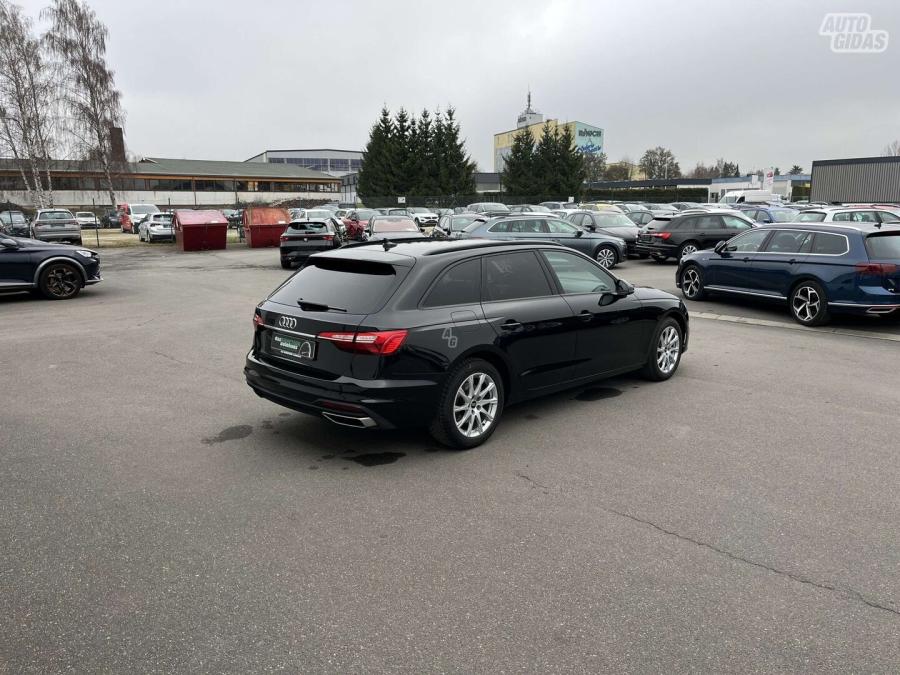 Melns Audi A4 2022 Kauņa, ar dzinēja tilpumu 2.00 L un nobraukumu 50 tūkst. km par 25346 €, foto 7 vietnē AUTOMOTO.COM.LV
