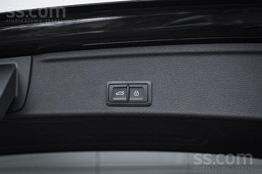 Black Audi A4 2022 in Riga, with an engine capacity of 2.00 L and mileage of 200 thousand km for 24550 €, photo 11 on AUTOMOTO.COM.LV