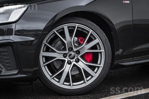 Black Audi A4 2022 in Riga, with an engine capacity of 2.00 L and mileage of 200 thousand km for 23990 €, photo 8 on AUTOMOTO.COM.LV